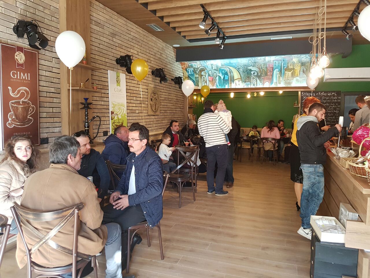 Ke qenë ndonjëherë, te kafja Gimit? - Ngjarjet e Ditës