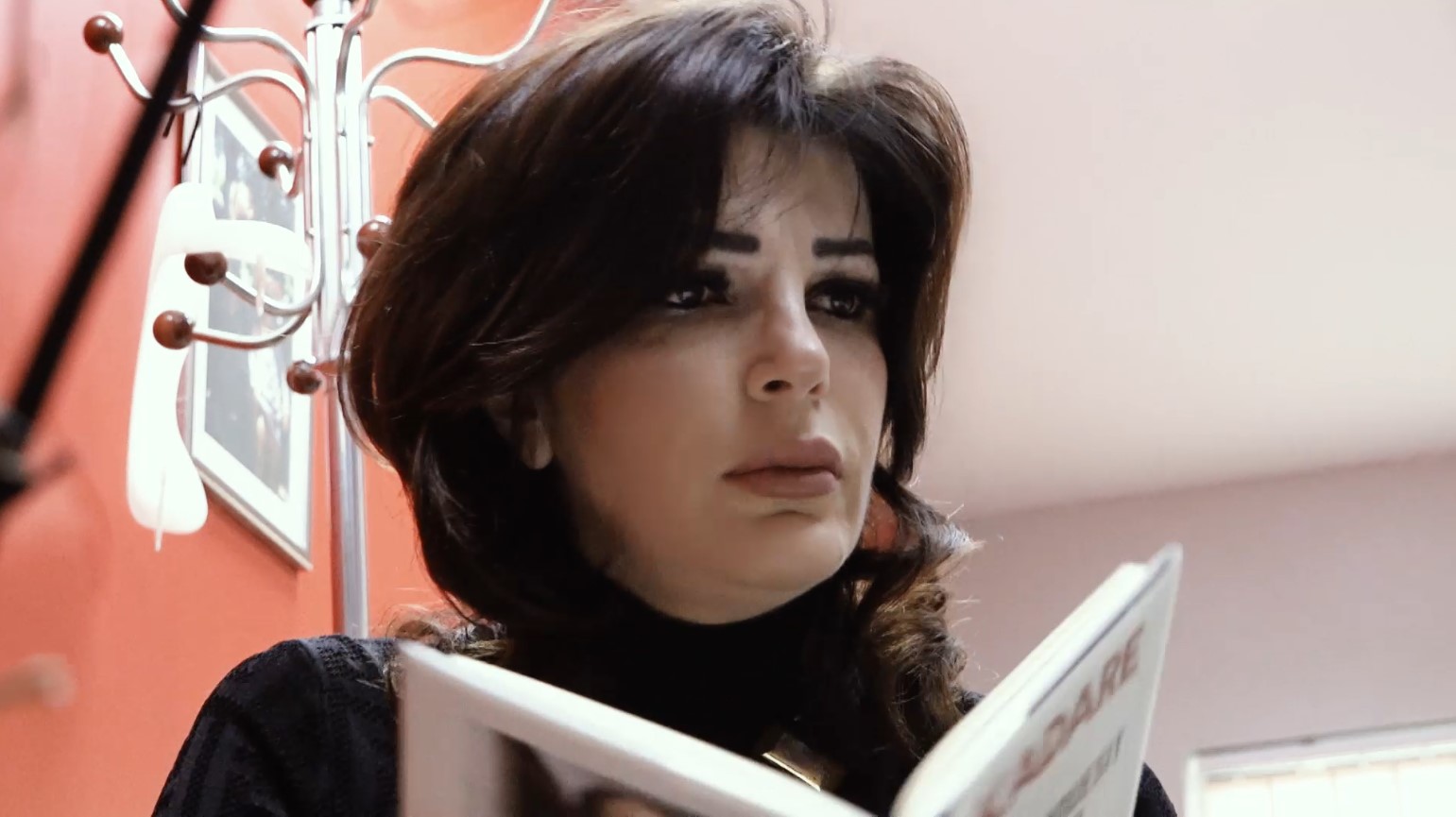 Kartolina e Vitit të Ri nga stafi i RTV Ora - Life&Gossip Kartolina e Vitit të Ri nga stafi i RTV Ora - Life&Gossip