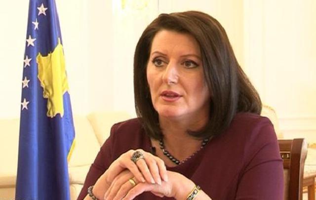 Foto/ Transformimi i Atifete Jahjagës, ish-Presidentja që tani duket 20 ... Foto/ Transformimi i Atifete Jahjagës, ish-Presidentja që tani duket 20 ...