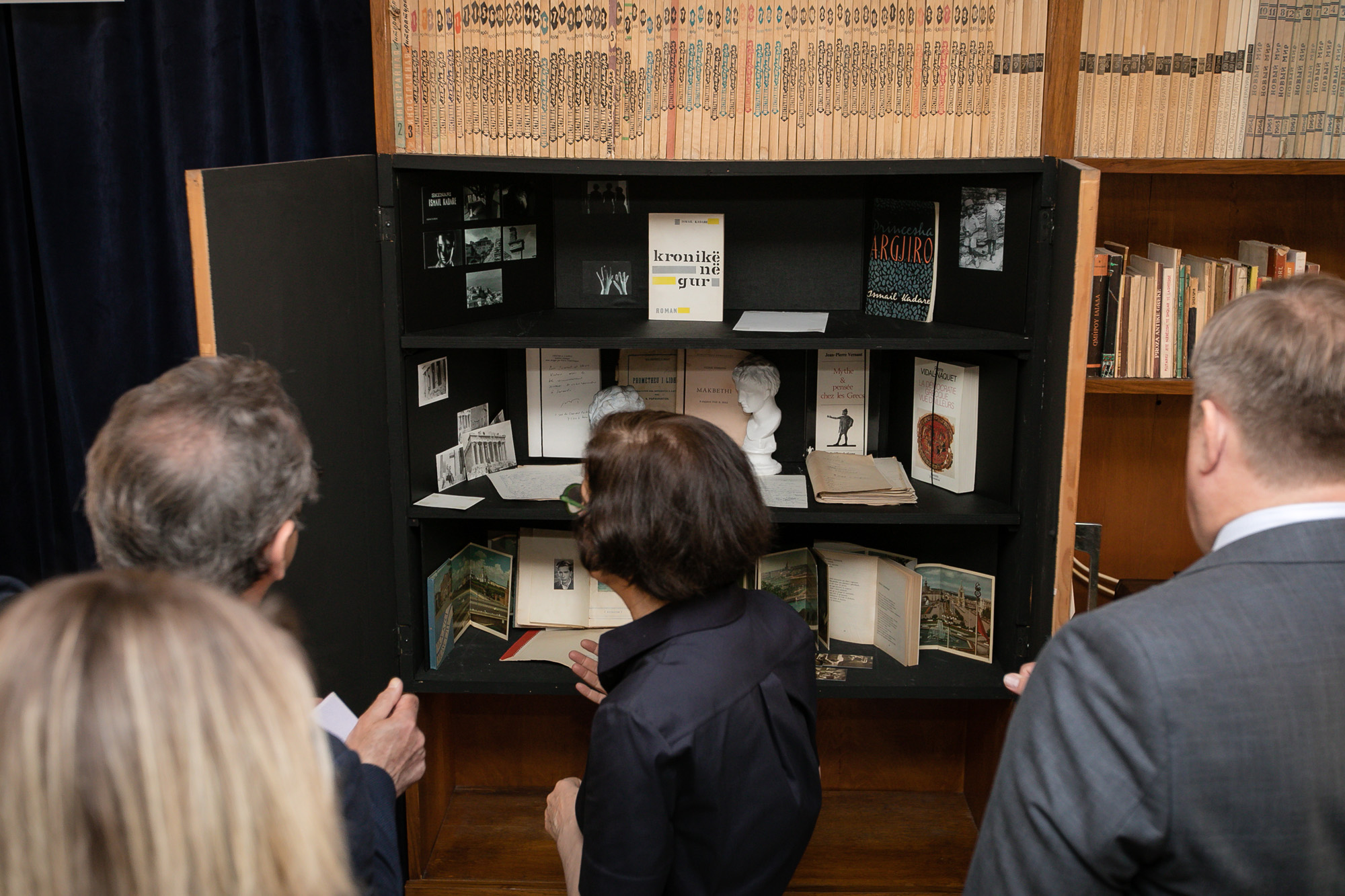 Shtëpia e Ismail Kadaresë hapet për publikun, Veliaj: Edhe banesa e ... Shtëpia e Ismail Kadaresë hapet për publikun, Veliaj: Edhe banesa e ...